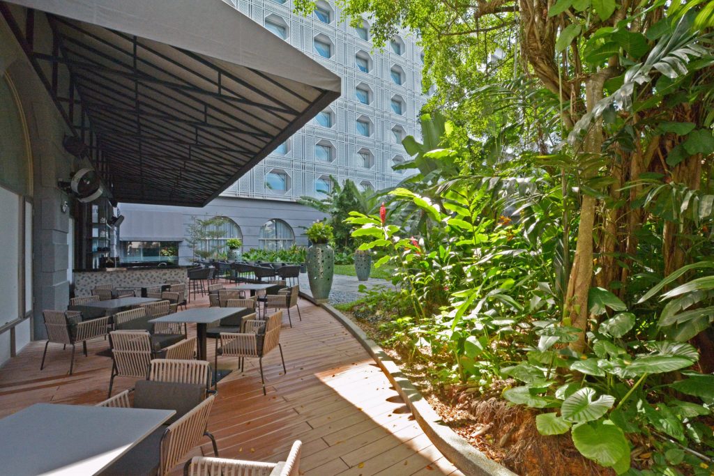 3.Atrium Alfresco - Sama Sama Hotels